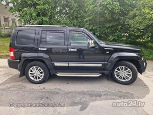 Черный Джип Чероки 2010 в Таллин, объемом двигателя 2.80 л и пробегом 259 тыс. км за 5300 €, фото 6 на AUTOMOTO.COM.LV