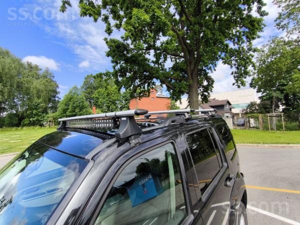 Black Jeep Cherokee 2010 in Riga, with an engine capacity of 2.80 L and mileage of 225 thousand km for 8499 €, photo 7 on AUTOMOTO.COM.LV