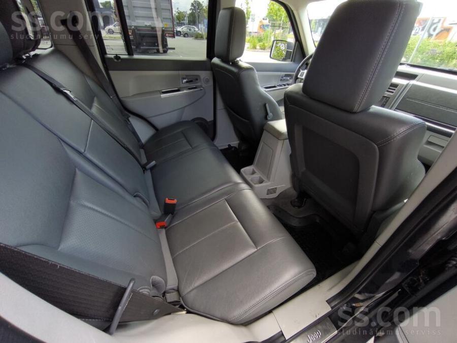 Melns Jeep Cherokee 2010 Rīga, ar dzinēja tilpumu 2.80 L un nobraukumu 225 tūkst. km par 8499 €, foto 17 vietnē AUTOMOTO.COM.LV