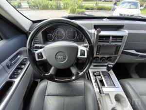 Melns Jeep Cherokee 2010 Rīga, ar dzinēja tilpumu 2.80 L un nobraukumu 225 tūkst. km par 8499 €, foto 18 vietnē AUTOMOTO.COM.LV