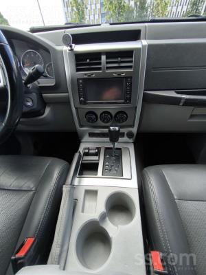 Melns Jeep Cherokee 2010 Rīga, ar dzinēja tilpumu 2.80 L un nobraukumu 225 tūkst. km par 8499 €, foto 19 vietnē AUTOMOTO.COM.LV