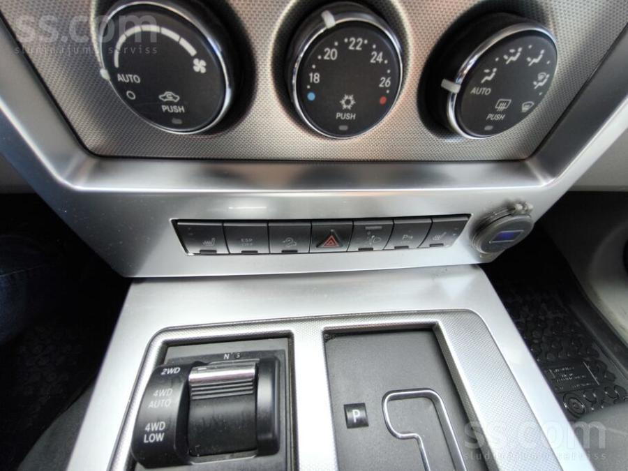 Melns Jeep Cherokee 2010 Rīga, ar dzinēja tilpumu 2.80 L un nobraukumu 225 tūkst. km par 8499 €, foto 20 vietnē AUTOMOTO.COM.LV