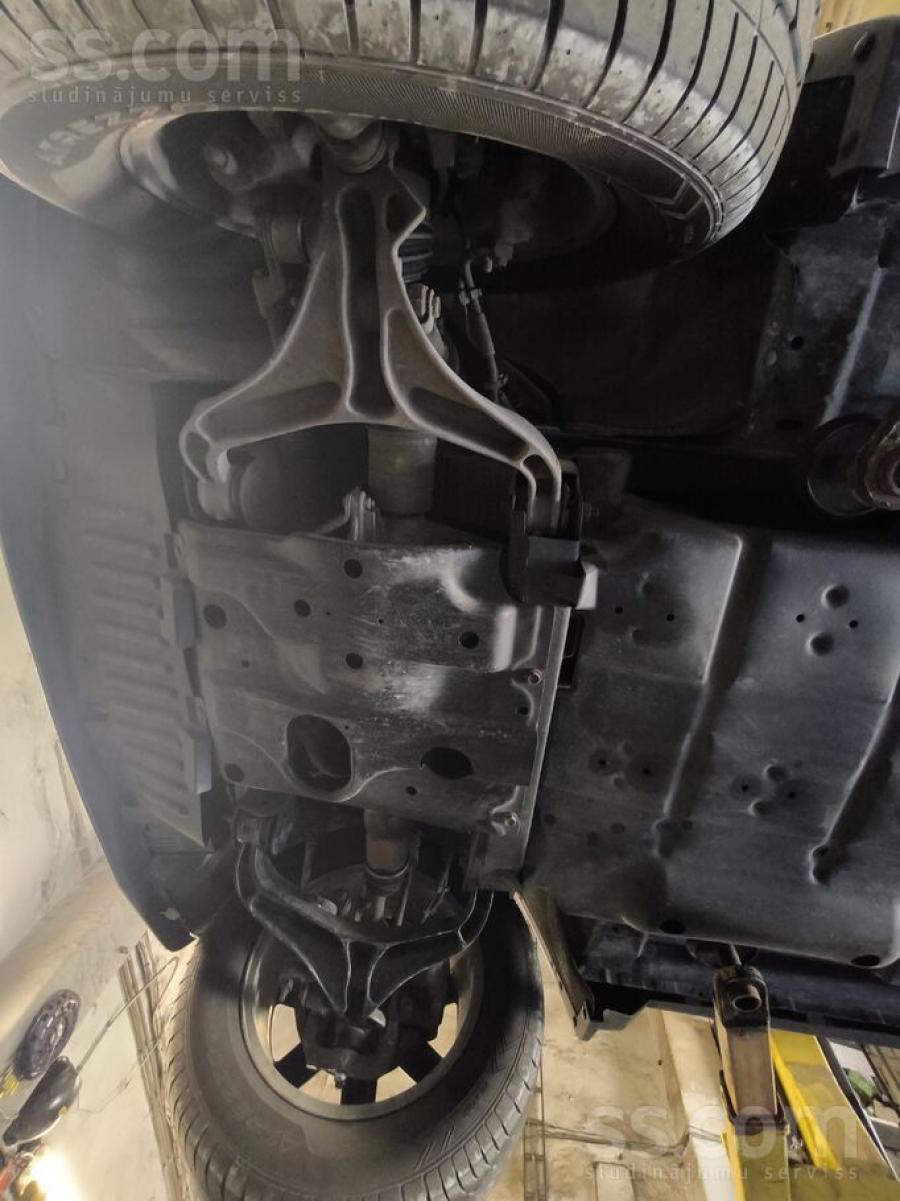 Melns Jeep Cherokee 2010 Rīga, ar dzinēja tilpumu 2.80 L un nobraukumu 225 tūkst. km par 8499 €, foto 25 vietnē AUTOMOTO.COM.LV
