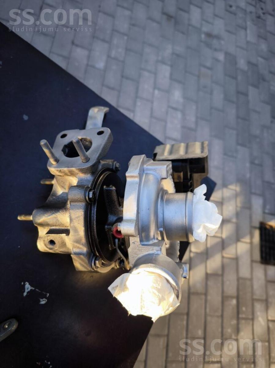 Melns Jeep Cherokee 2010 Rīga, ar dzinēja tilpumu 2.80 L un nobraukumu 225 tūkst. km par 8499 €, foto 27 vietnē AUTOMOTO.COM.LV