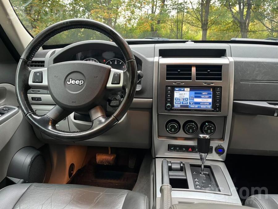 Melns Jeep Cherokee 2010 Rīga, ar dzinēja tilpumu 2.80 L un nobraukumu 0 tūkst. km par 7899 €, foto 12 vietnē AUTOMOTO.COM.LV