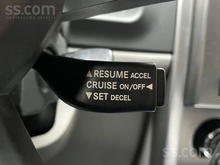 Melns Jeep Cherokee 2010 Rīga, ar dzinēja tilpumu 2.80 L un nobraukumu 0 tūkst. km par 7899 €, foto 13 vietnē AUTOMOTO.COM.LV