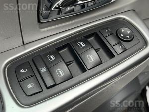 Melns Jeep Cherokee 2010 Rīga, ar dzinēja tilpumu 2.80 L un nobraukumu 0 tūkst. km par 7899 €, foto 16 vietnē AUTOMOTO.COM.LV
