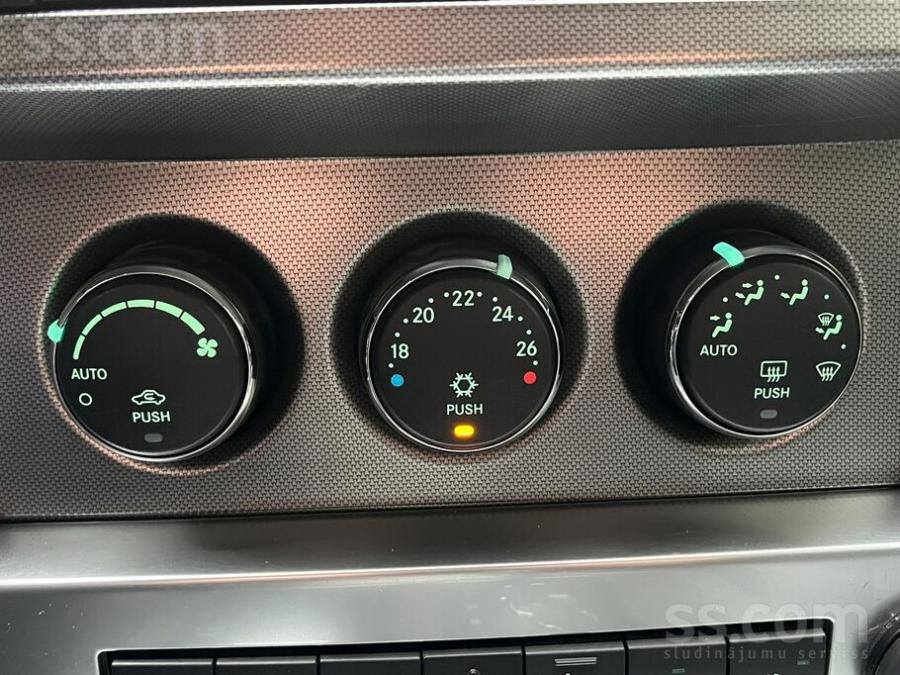 Melns Jeep Cherokee 2010 Rīga, ar dzinēja tilpumu 2.80 L un nobraukumu 0 tūkst. km par 7899 €, foto 19 vietnē AUTOMOTO.COM.LV