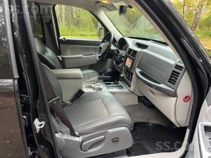 Melns Jeep Cherokee 2010 Rīga, ar dzinēja tilpumu 2.80 L un nobraukumu 0 tūkst. km par 7899 €, foto 23 vietnē AUTOMOTO.COM.LV