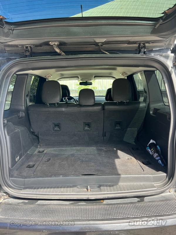 Black Jeep Cherokee 2011 in Tallinn, with an engine capacity of 2.80 L and mileage of 285 thousand km for 7100 €, photo 9 on AUTOMOTO.COM.LV