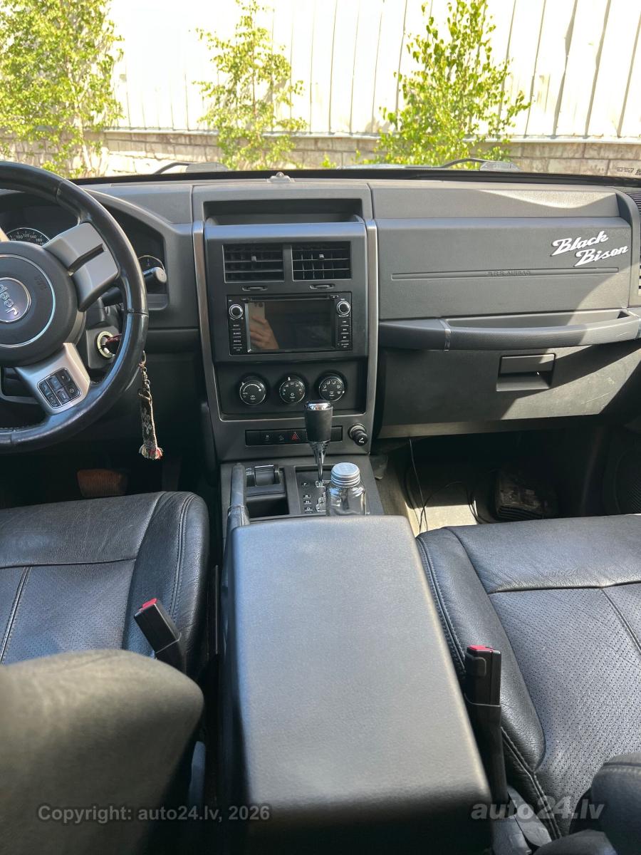Melns Jeep Cherokee 2011 Tallina, ar dzinēja tilpumu 2.80 L un nobraukumu 285 tūkst. km par 7100 €, foto 7 vietnē AUTOMOTO.COM.LV
