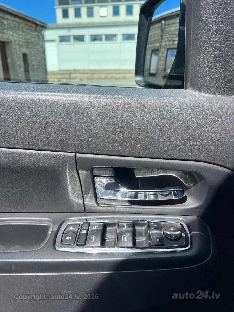 Melns Jeep Cherokee 2011 Tallina, ar dzinēja tilpumu 2.80 L un nobraukumu 285 tūkst. km par 7100 €, foto 15 vietnē AUTOMOTO.COM.LV