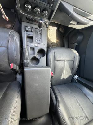 Melns Jeep Cherokee 2011 Tallina, ar dzinēja tilpumu 2.80 L un nobraukumu 285 tūkst. km par 7100 €, foto 16 vietnē AUTOMOTO.COM.LV