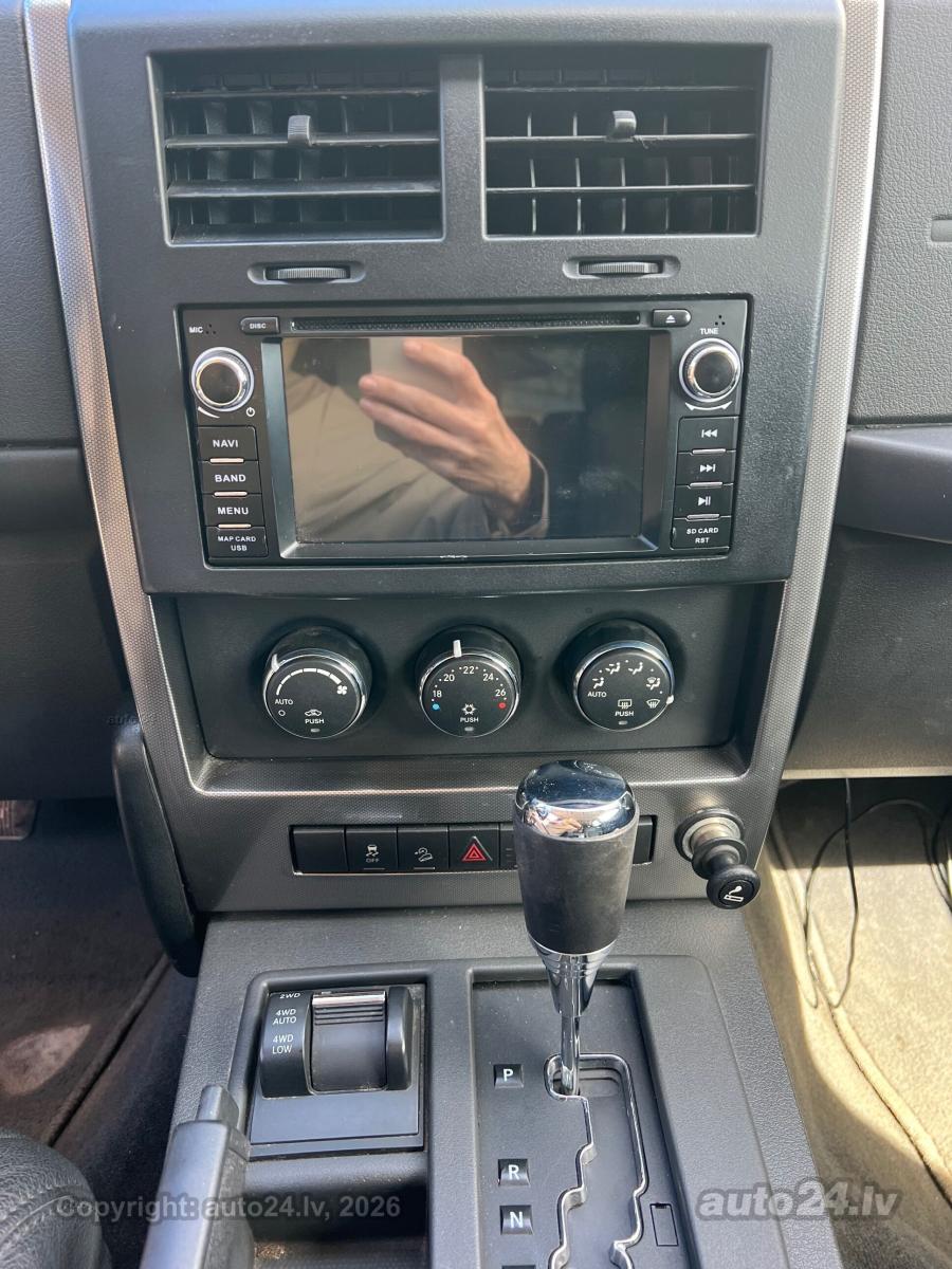 Melns Jeep Cherokee 2011 Tallina, ar dzinēja tilpumu 2.80 L un nobraukumu 285 tūkst. km par 7100 €, foto 17 vietnē AUTOMOTO.COM.LV