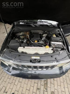 Black Jeep Cherokee 2011 in Riga, with an engine capacity of 2.80 L and mileage of 255 thousand km for 8500 €, photo 3 on AUTOMOTO.COM.LV