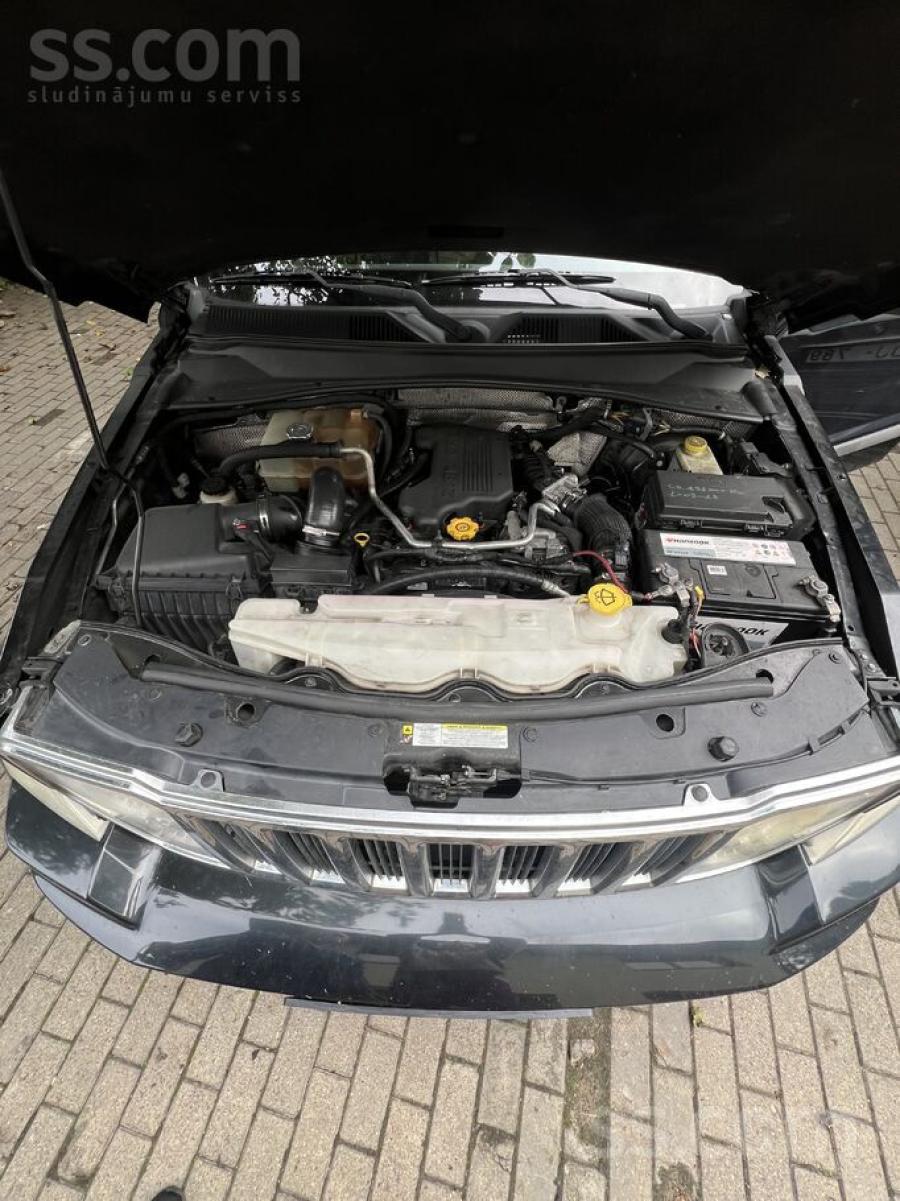 Black Jeep Cherokee 2011 in Riga, with an engine capacity of 2.80 L and mileage of 255 thousand km for 8500 €, photo 3 on AUTOMOTO.COM.LV