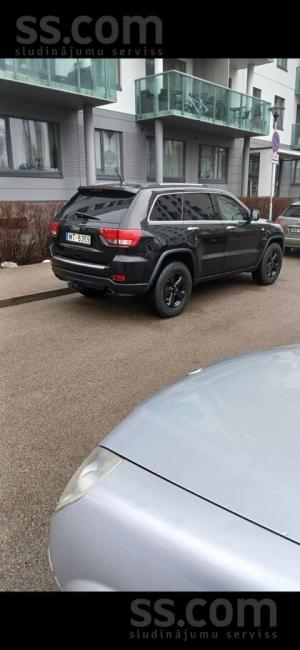 Black Jeep Cherokee 2012 in Riga, with an engine capacity of 3.00 L and mileage of 269 thousand km for 10500 €, photo  on AUTOMOTO.COM.LV