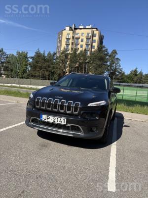 Melns Jeep Cherokee 2014 Rīga, ar dzinēja tilpumu 2.00 L un nobraukumu 94 tūkst. km par 14500 €, foto 1 vietnē AUTOMOTO.COM.LV