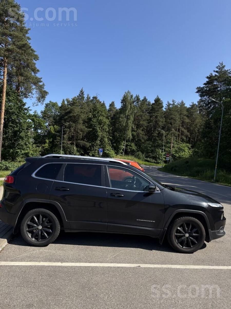 Melns Jeep Cherokee 2014 Rīga, ar dzinēja tilpumu 2.00 L un nobraukumu 94 tūkst. km par 14500 €, foto 7 vietnē AUTOMOTO.COM.LV