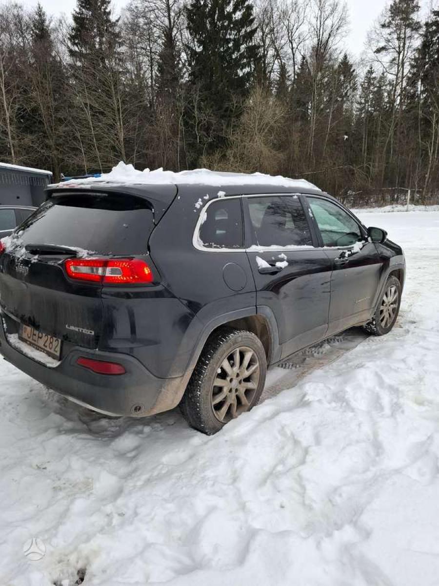 Melns Jeep Cherokee 2014 Jonava, ar dzinēja tilpumu 2.40 L un nobraukumu 273 tūkst. km par 5500 €, foto 6 vietnē AUTOMOTO.COM.LV