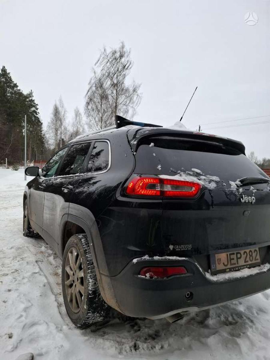 Melns Jeep Cherokee 2014 Jonava, ar dzinēja tilpumu 2.40 L un nobraukumu 273 tūkst. km par 5500 €, foto 9 vietnē AUTOMOTO.COM.LV