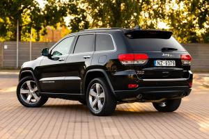 Melns Jeep Cherokee 2014 Jelgava, ar dzinēja tilpumu 3.00 L un nobraukumu 173 tūkst. km par 16000 €, foto 7 vietnē AUTOMOTO.COM.LV