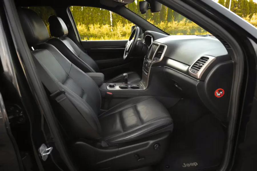 Melns Jeep Cherokee 2014 Jelgava, ar dzinēja tilpumu 3.00 L un nobraukumu 173 tūkst. km par 16000 €, foto 9 vietnē AUTOMOTO.COM.LV