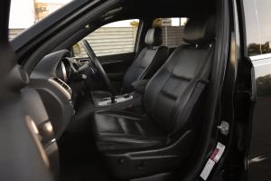 Melns Jeep Cherokee 2014 Jelgava, ar dzinēja tilpumu 3.00 L un nobraukumu 173 tūkst. km par 16000 €, foto 10 vietnē AUTOMOTO.COM.LV