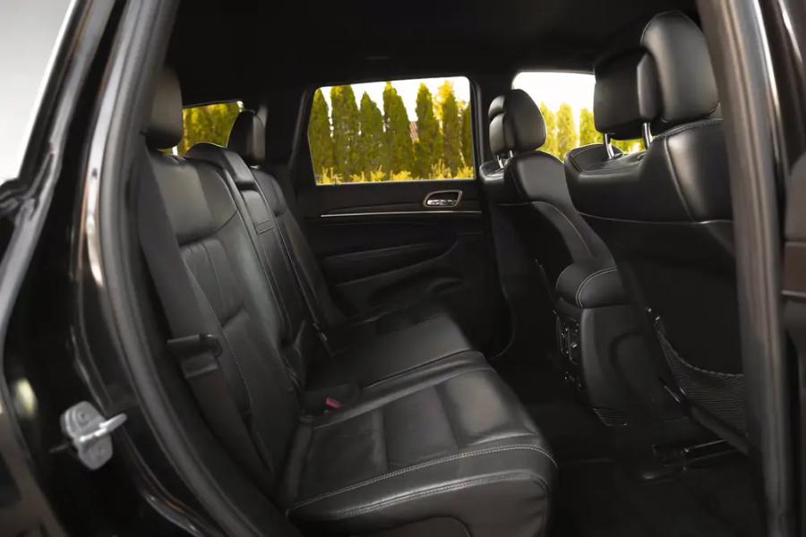 Melns Jeep Cherokee 2014 Jelgava, ar dzinēja tilpumu 3.00 L un nobraukumu 173 tūkst. km par 16000 €, foto 12 vietnē AUTOMOTO.COM.LV