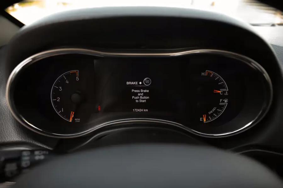 Melns Jeep Cherokee 2014 Jelgava, ar dzinēja tilpumu 3.00 L un nobraukumu 173 tūkst. km par 16000 €, foto 16 vietnē AUTOMOTO.COM.LV