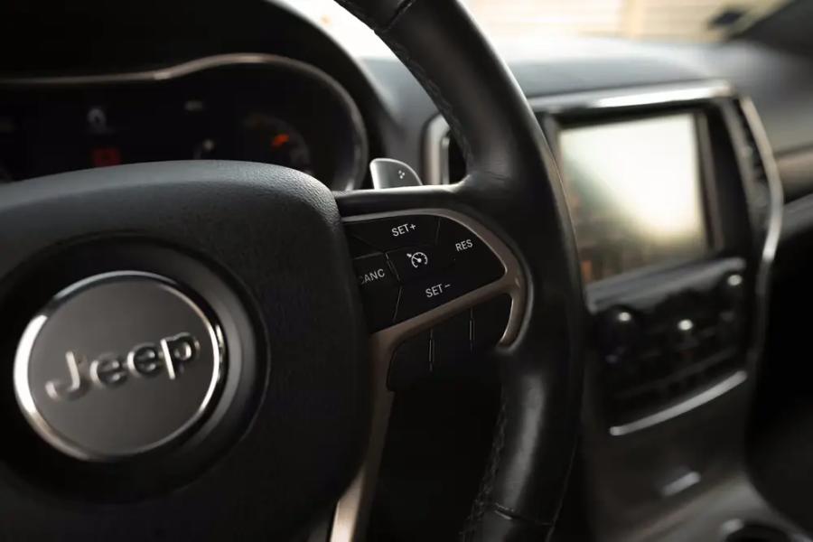 Melns Jeep Cherokee 2014 Jelgava, ar dzinēja tilpumu 3.00 L un nobraukumu 173 tūkst. km par 16000 €, foto 17 vietnē AUTOMOTO.COM.LV