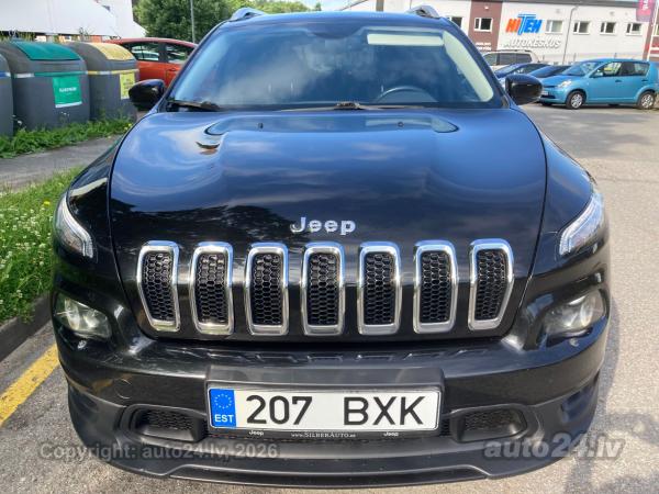 Black Jeep Cherokee 2014 in Tallinn, with an engine capacity of 2.00 L and mileage of 261 thousand km for 8500 €, photo 3 on AUTOMOTO.COM.LV