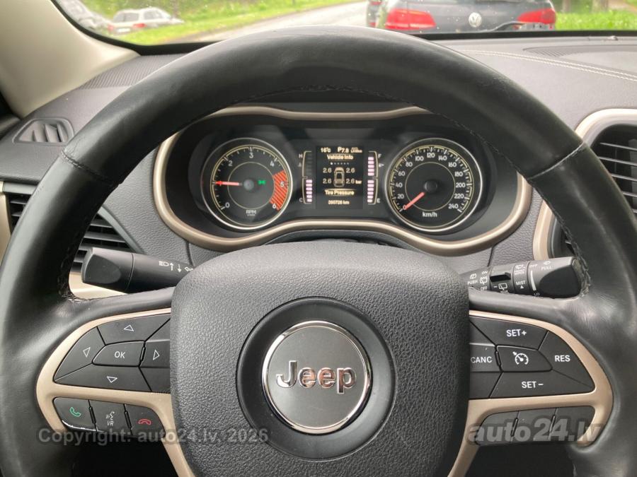 Черный Джип Чероки 2014 в Таллин, объемом двигателя 2.00 л и пробегом 261 тыс. км за 8500 €, фото 16 на AUTOMOTO.COM.LV