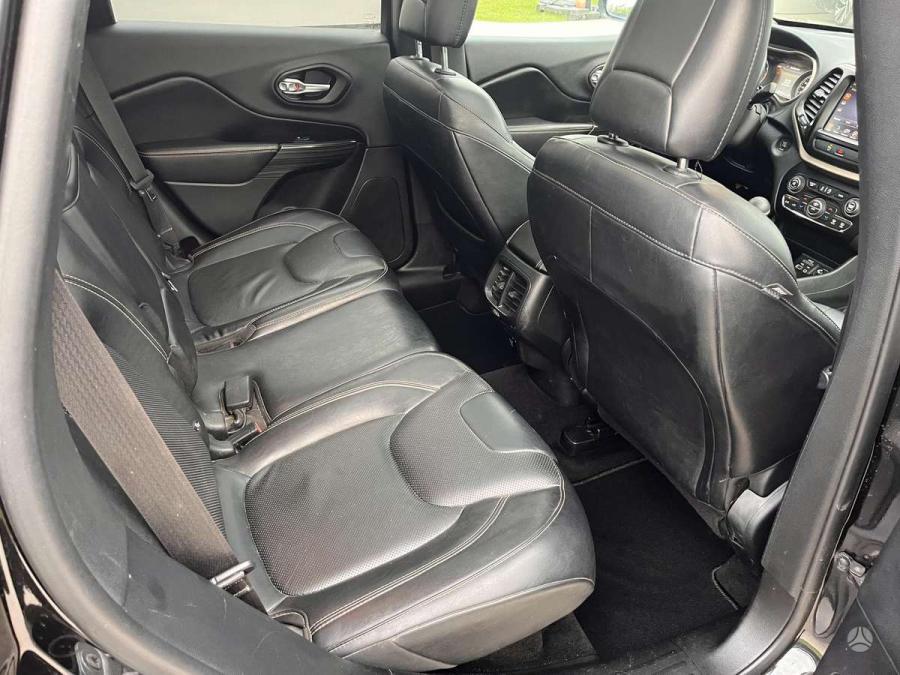 Melns Jeep Cherokee 2014 Kauņa, ar dzinēja tilpumu 1.96 L un nobraukumu 291 tūkst. km par 7700 €, foto 11 vietnē AUTOMOTO.COM.LV