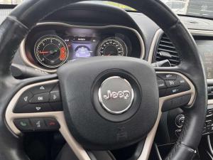 Melns Jeep Cherokee 2014 Kauņa, ar dzinēja tilpumu 1.96 L un nobraukumu 291 tūkst. km par 7700 €, foto 16 vietnē AUTOMOTO.COM.LV