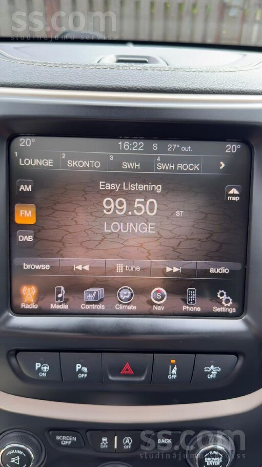 Black Jeep Cherokee 2014 in Riga, with an engine capacity of 2.00 L and mileage of 187 thousand km for 11500 €, photo 19 on AUTOMOTO.COM.LV