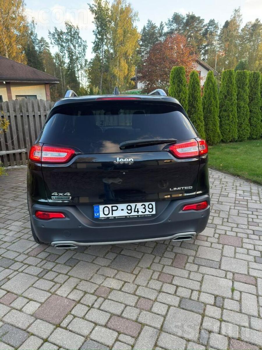 Melns Jeep Cherokee 2014 Rīga, ar dzinēja tilpumu 2.00 L un nobraukumu 187 tūkst. km par 9500 €, foto 5 vietnē AUTOMOTO.COM.LV