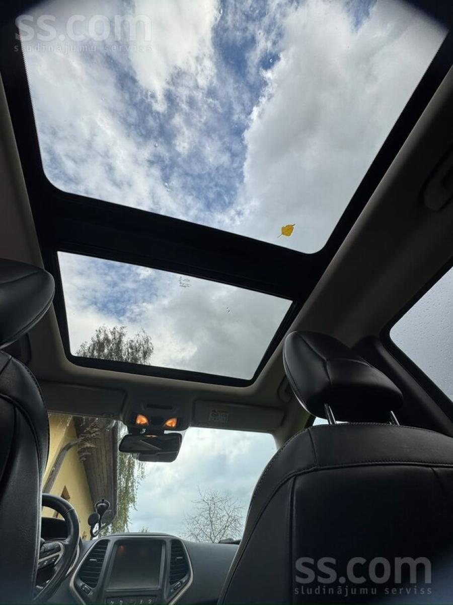 Melns Jeep Cherokee 2014 Rīga, ar dzinēja tilpumu 2.00 L un nobraukumu 187 tūkst. km par 9500 €, foto 23 vietnē AUTOMOTO.COM.LV