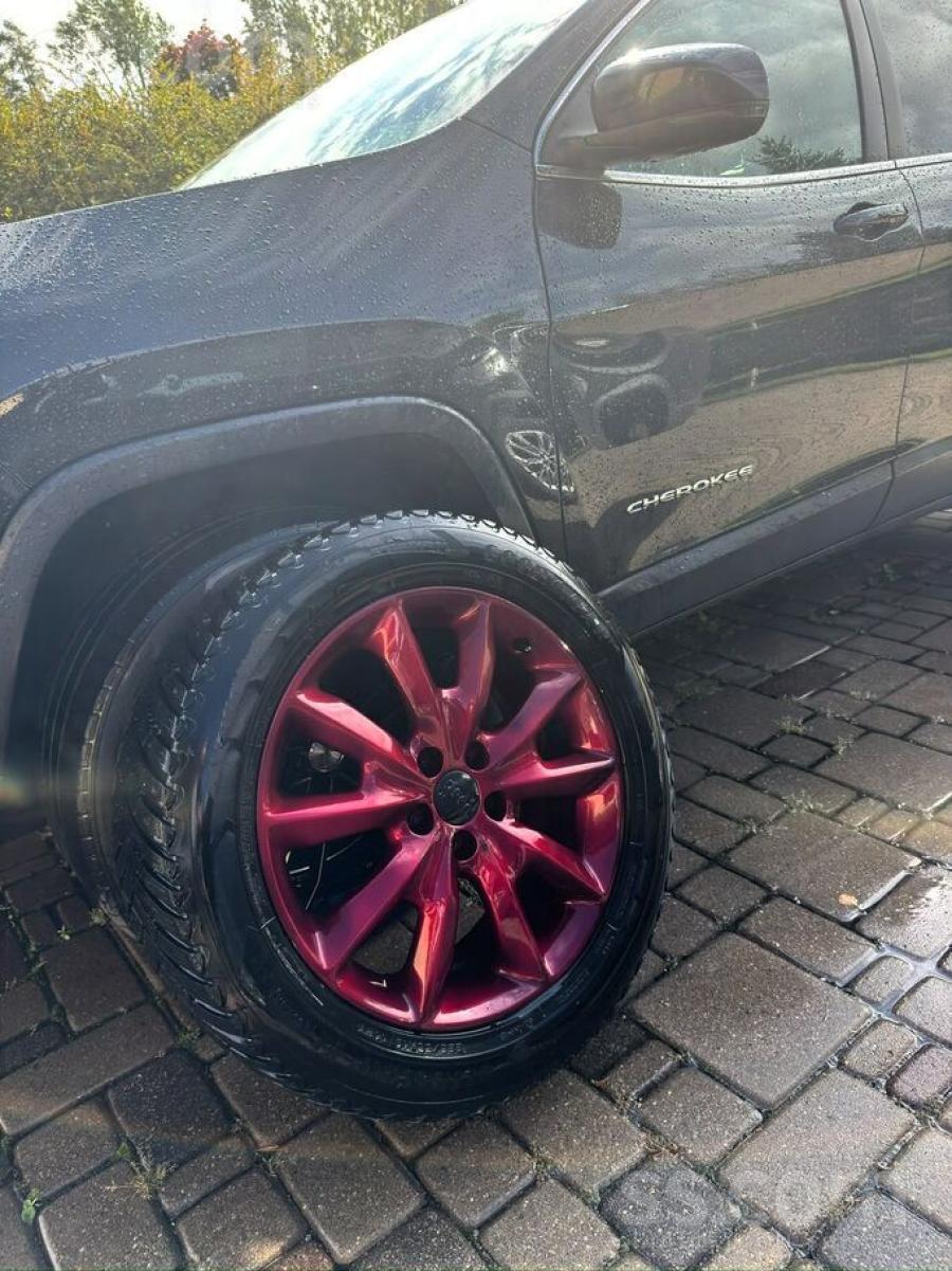 Melns Jeep Cherokee 2014 Rīga, ar dzinēja tilpumu 2.00 L un nobraukumu 187 tūkst. km par 9500 €, foto 24 vietnē AUTOMOTO.COM.LV
