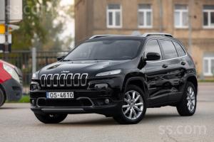 Black Jeep Cherokee 2014 in Jelgava, with an engine capacity of 2.00 L and mileage of 247 thousand km for 8590 €, photo  on AUTOMOTO.COM.LV