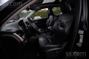 Melns Jeep Cherokee 2014 Jelgava, ar dzinēja tilpumu 2.00 L un nobraukumu 247 tūkst. km par 8590 €, foto 7 vietnē AUTOMOTO.COM.LV