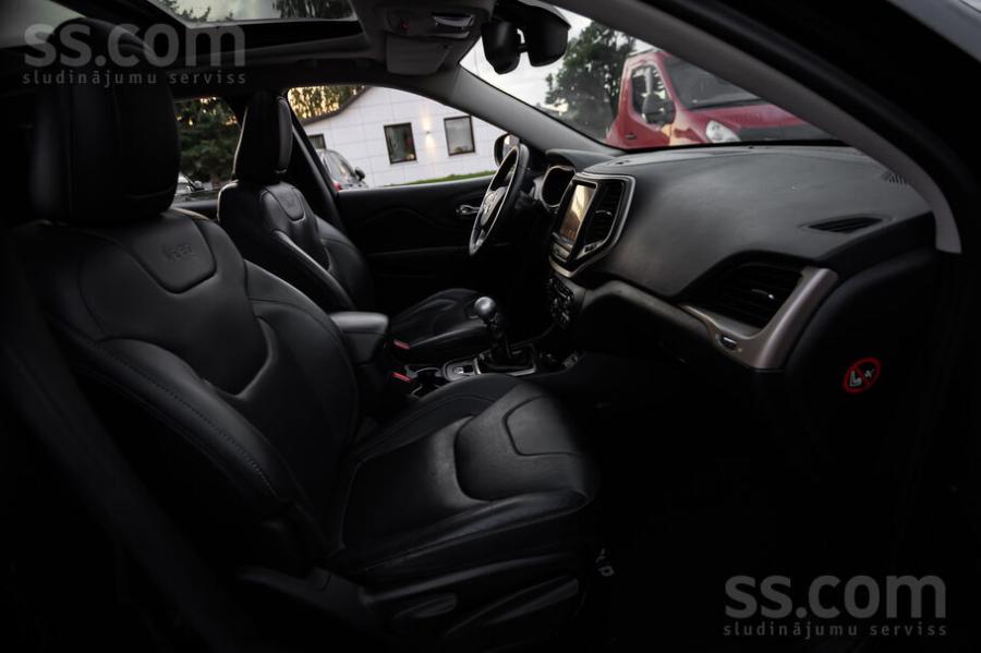 Melns Jeep Cherokee 2014 Jelgava, ar dzinēja tilpumu 2.00 L un nobraukumu 247 tūkst. km par 8590 €, foto 8 vietnē AUTOMOTO.COM.LV