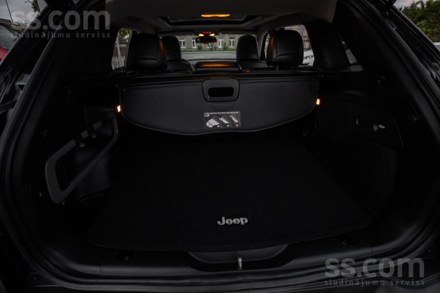 Melns Jeep Cherokee 2014 Jelgava, ar dzinēja tilpumu 2.00 L un nobraukumu 247 tūkst. km par 8590 €, foto 12 vietnē AUTOMOTO.COM.LV