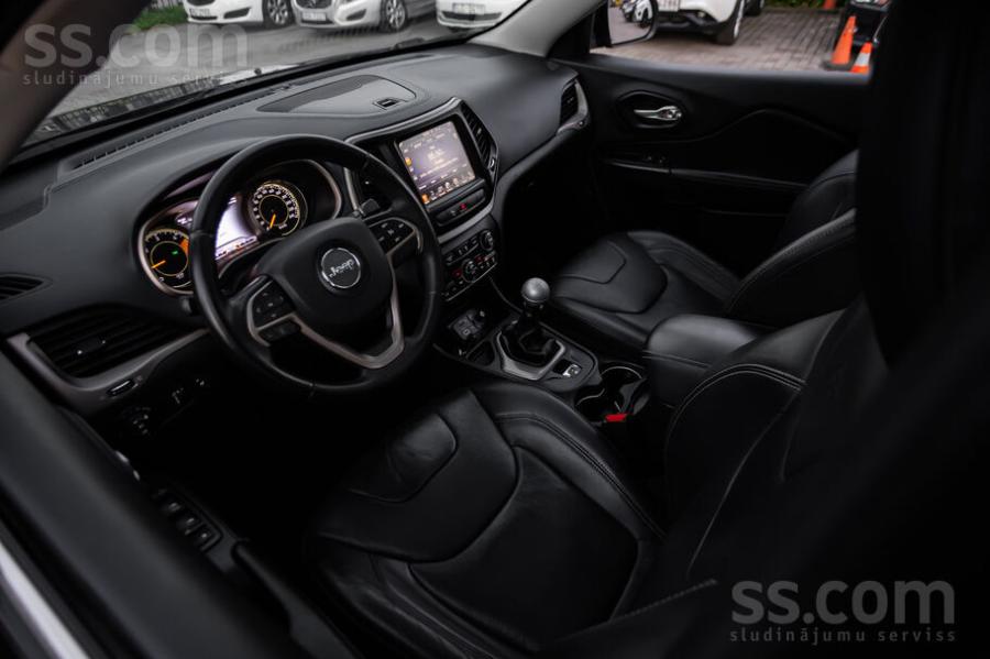 Melns Jeep Cherokee 2014 Jelgava, ar dzinēja tilpumu 2.00 L un nobraukumu 247 tūkst. km par 8590 €, foto 14 vietnē AUTOMOTO.COM.LV