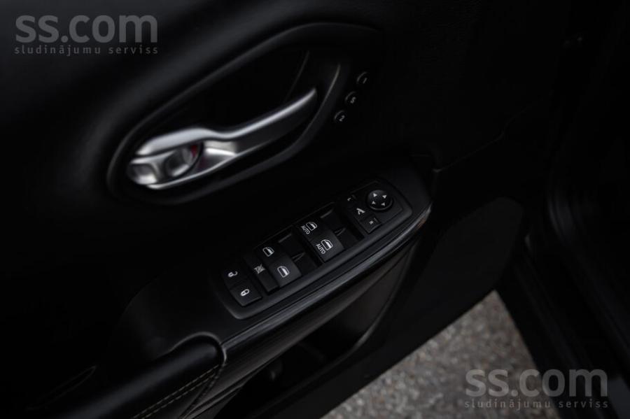 Melns Jeep Cherokee 2014 Jelgava, ar dzinēja tilpumu 2.00 L un nobraukumu 247 tūkst. km par 8590 €, foto 15 vietnē AUTOMOTO.COM.LV