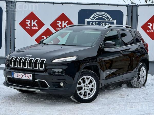 Black Jeep Cherokee 2015 in Jelgava, with an engine capacity of 2.00 L and mileage of 263 thousand km for 12900 €, photo 1 on AUTOMOTO.COM.LV