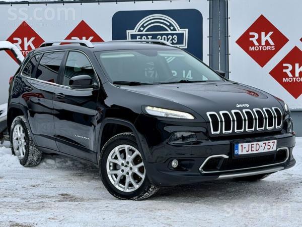 Black Jeep Cherokee 2015 in Jelgava, with an engine capacity of 2.00 L and mileage of 263 thousand km for 12900 €, photo 2 on AUTOMOTO.COM.LV