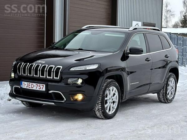 Black Jeep Cherokee 2015 in Jelgava, with an engine capacity of 2.00 L and mileage of 263 thousand km for 12900 €, photo 10 on AUTOMOTO.COM.LV