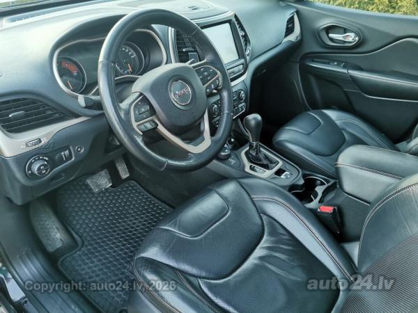Black Jeep Cherokee 2015 in Tallinn, with an engine capacity of 2.20 L and mileage of 111 thousand km for 7800 €, photo 11 on AUTOMOTO.COM.LV