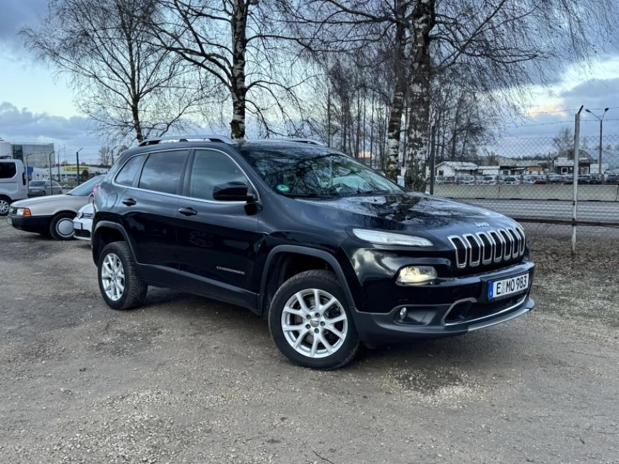 Black Jeep Cherokee 2015 in Riga, with an engine capacity of 2.00 L and mileage of 252 thousand km for 11900 €, photo 28 on AUTOMOTO.COM.LV